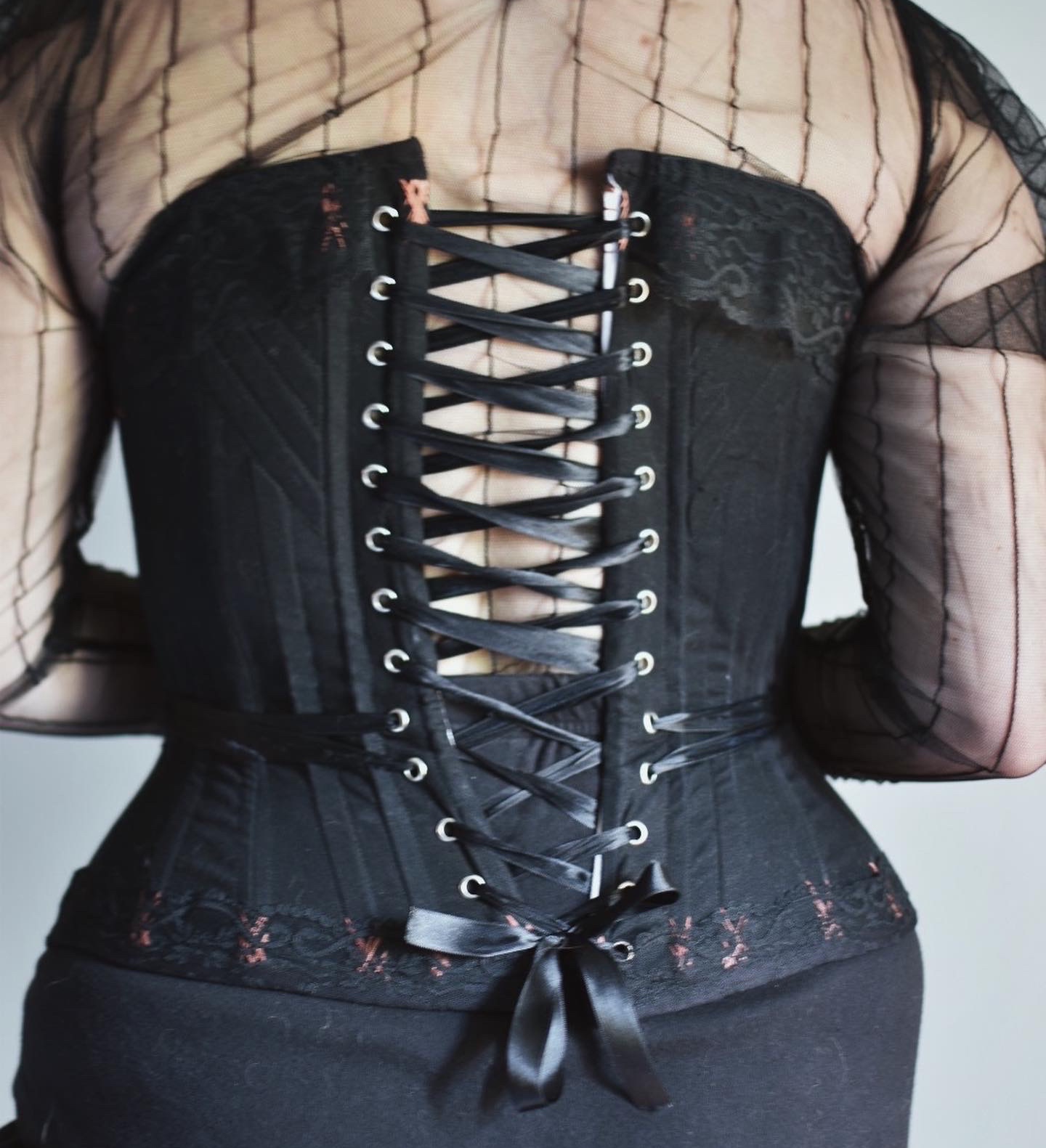 Aranea Black corset pattern review – Dropout Daisy